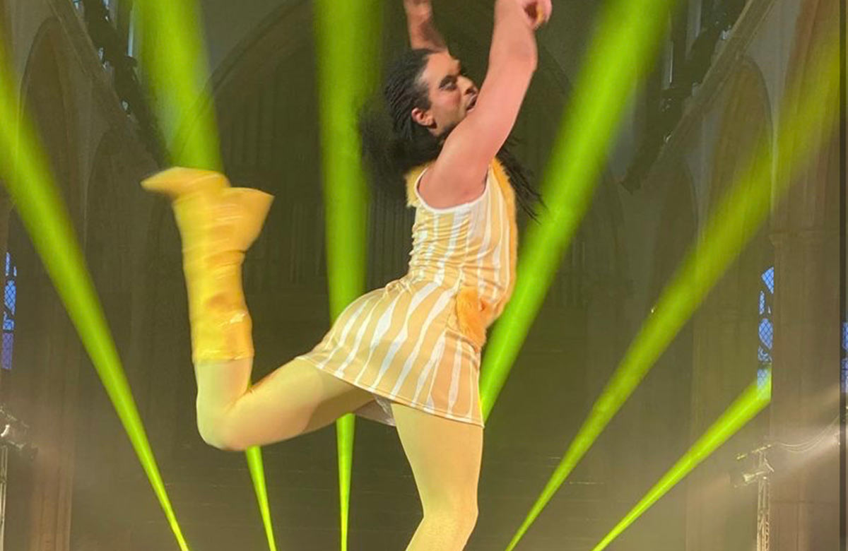 Thick and Tight: Short and Sweet at the Pit starring Daniel Hay-Gordon ...