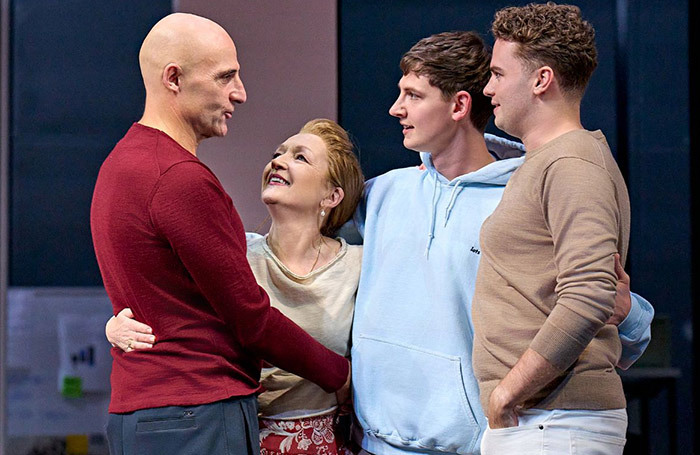 Oedipus starring Mark Strong and Lesley Manville - review round-up